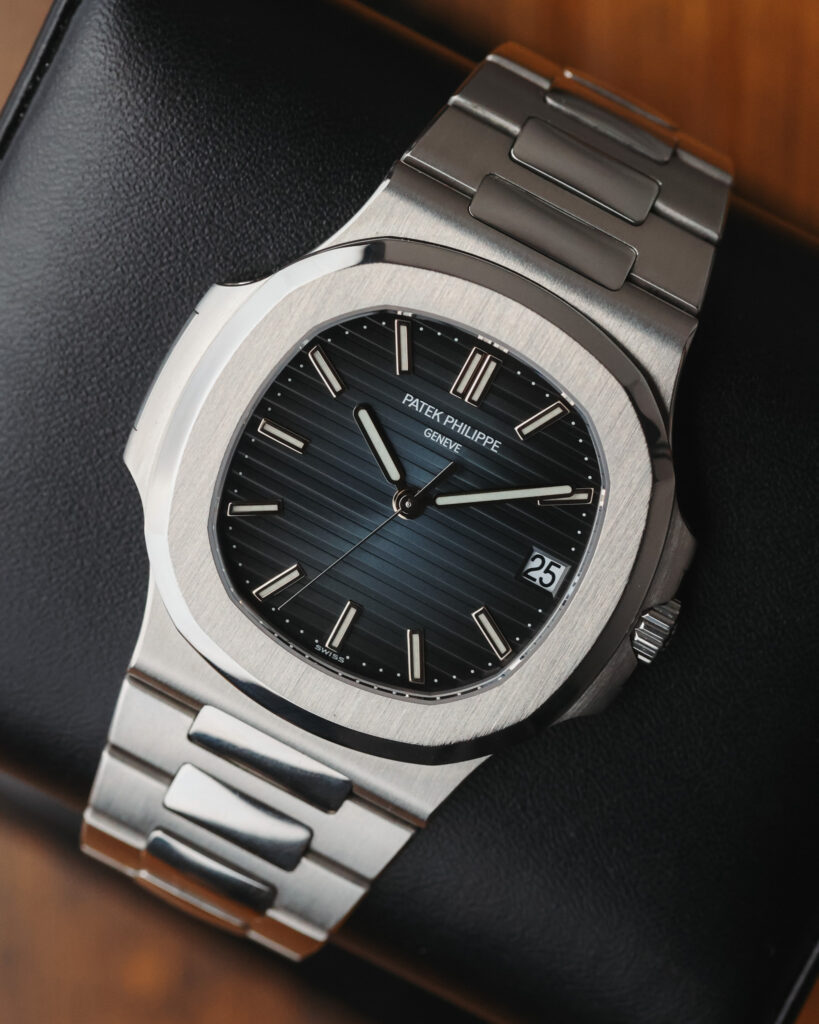 Patek Philippe Nautilus 5711 Review | Hands-On with 5711/1A-010